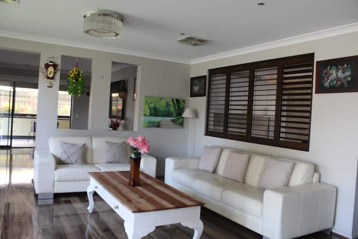 Gem Home In Peppercorn Estate - Bendigo