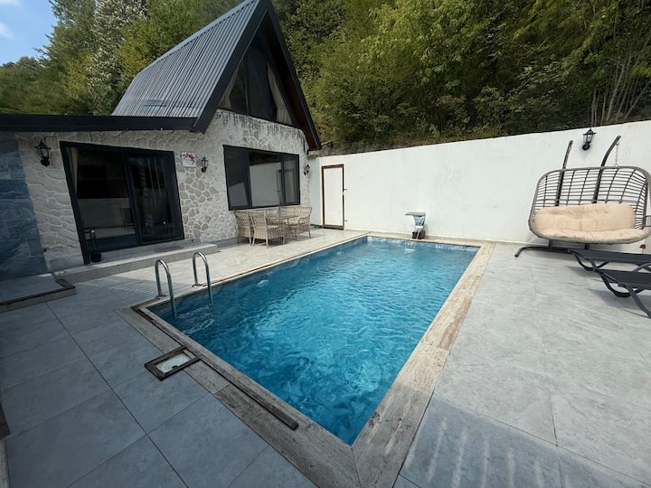 1+1 4 Kişilik  (Sıcak Havuz Aktif ) Tam Korunaklı - Sapanca