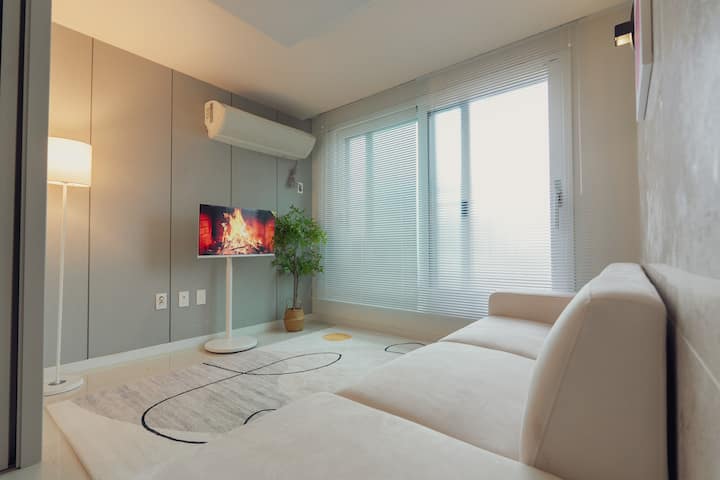 짐보관/복층구조/마포/  넓은공간/엘리베이터/망원/한강/합정/홍대/고급주택/최고의 위치 - Seoul