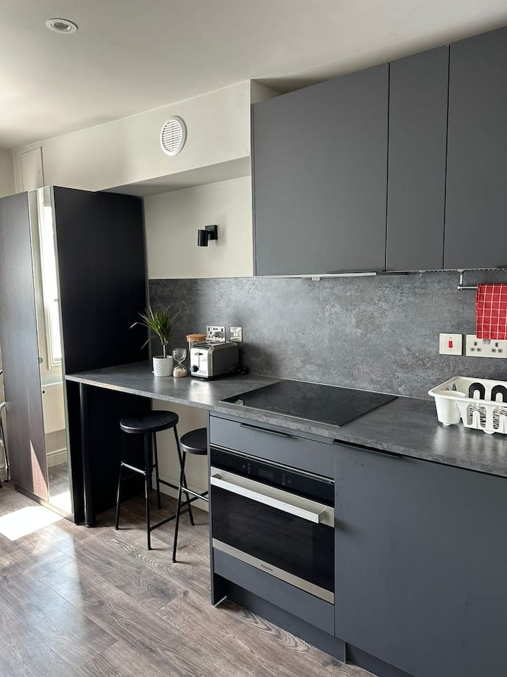 (34/f16)*modern Studio Zone 1 Notting Hill+wi-fi - London Paddington Station