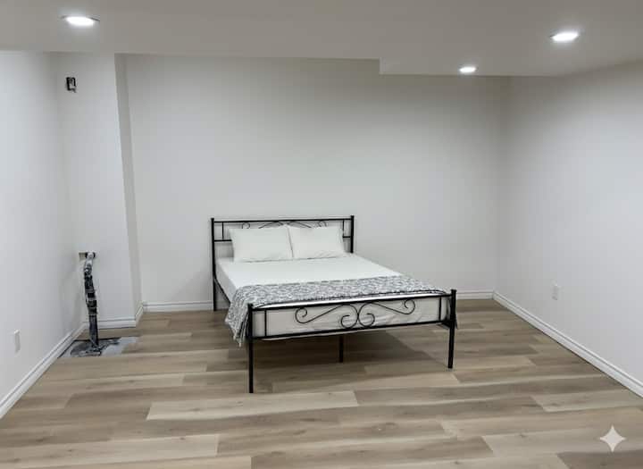 Basement Apartment Studio - Brantford