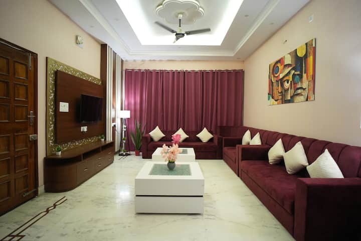 The Pearl Manor - Luxury 5bhk Penthouse - Varanasi