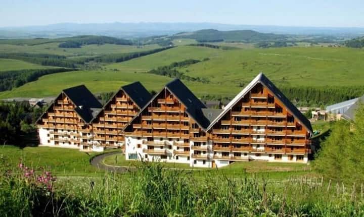 Appartement 4/6 Personnes Avec Balcon - Besse en Chandesse