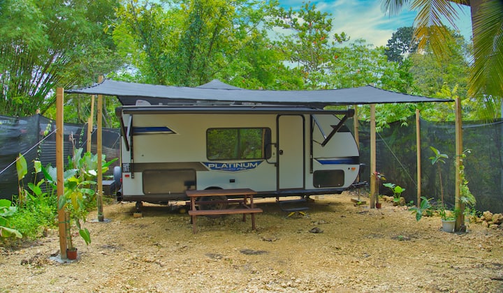 Private Cozy Camper Near Beach - Ac/hot Water/wifi - 파나마