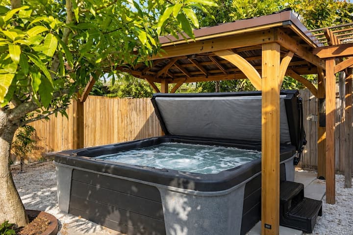 Siesta Key Hot Tub Bbq Mini Putt 4br 4ba Sleep 16 - Sarasota