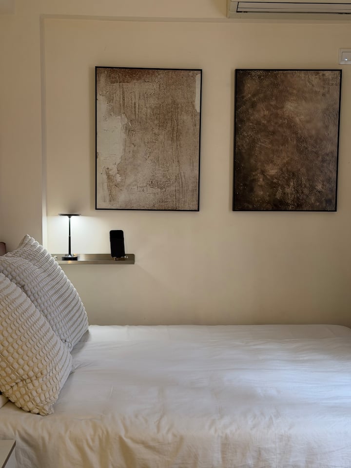 Cozy Apartment With Rooftop In The Heart Of Hk - Sheung Wan