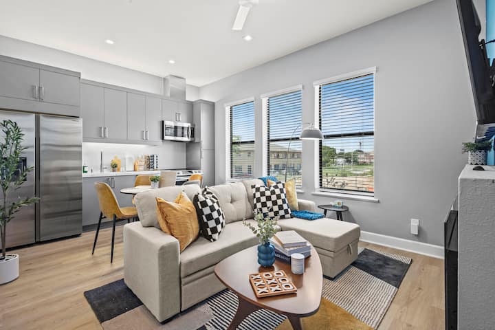 New Suite With Full Kitchen And Livingroom Dallas - Dallas