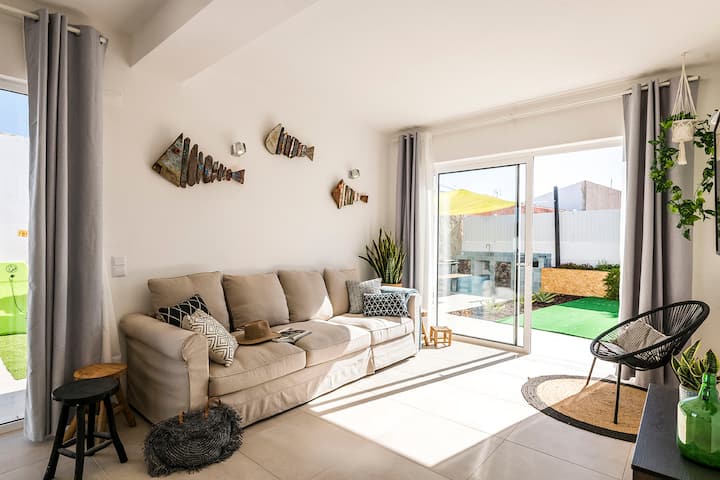 Sunny Sagres Retreat – Pool, Comfort & Privacy - Sagres