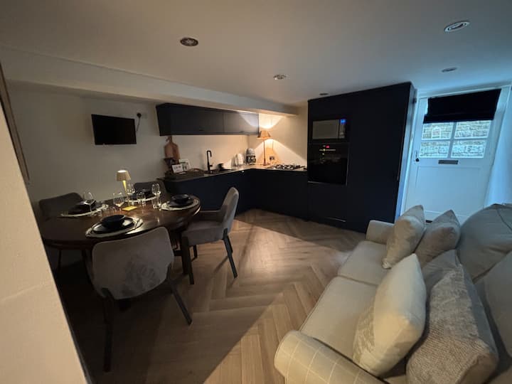 Otter Hollow - A Spacious Central Apartment - Ilkley