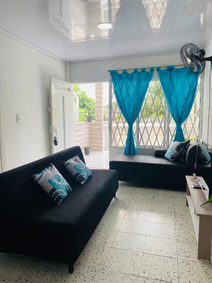 Hermosa Casa De 5 Dormitorios Muy Espaciosa - Cali