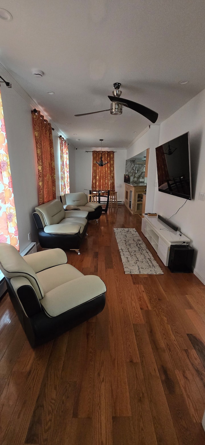 Stunning Interior, Kitchen & Bath. Large Rooms. - 포킵시