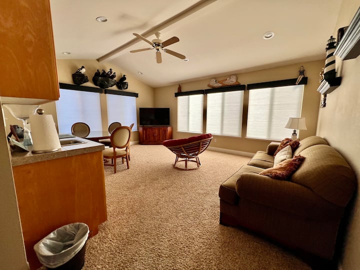 Beautiful Morro Bay Beach Retreat - Morro Bay, CA