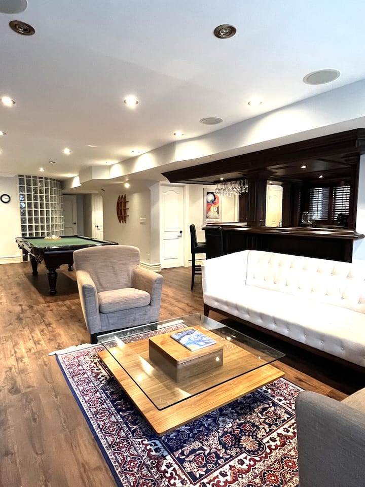 Apartment In Richmond Hill - Aurora