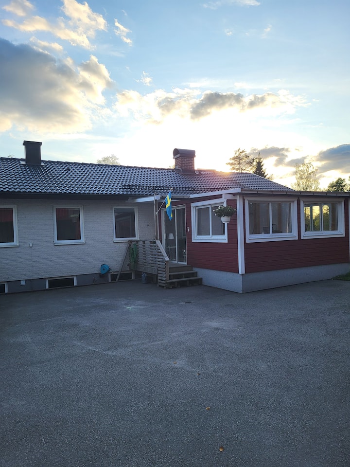 Huset På Landet Nära Skog, Sjö Och Hav - Uddevalla