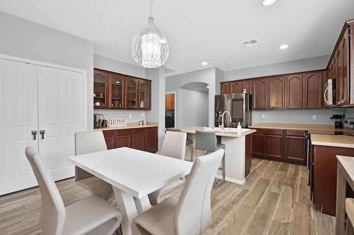 Surprise Arizona Getaway - Heated Pool Bbq & More - Surprise, AZ