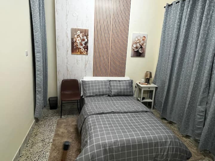 Room B-abu Dhabi Downtown-cozy, Clean, Comfortable - Abu Dhabi