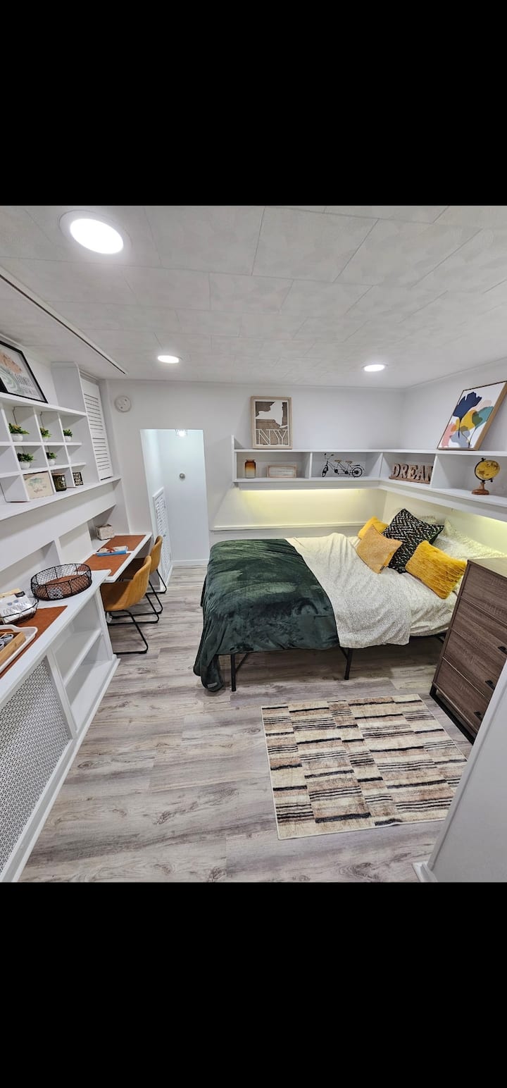 Stylish, Cozy Studio In Heart Of Mamaroneck - Scarsdale, NY