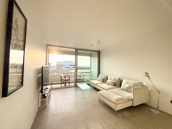 Penthouse-style Designer Flat + Rooftop Pool - München