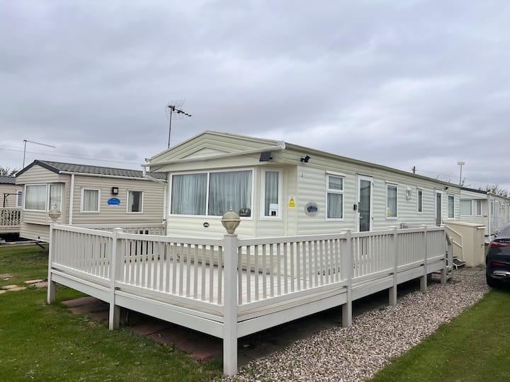 A&c Coastal Hideaway – With Outside Decking - West Mersea