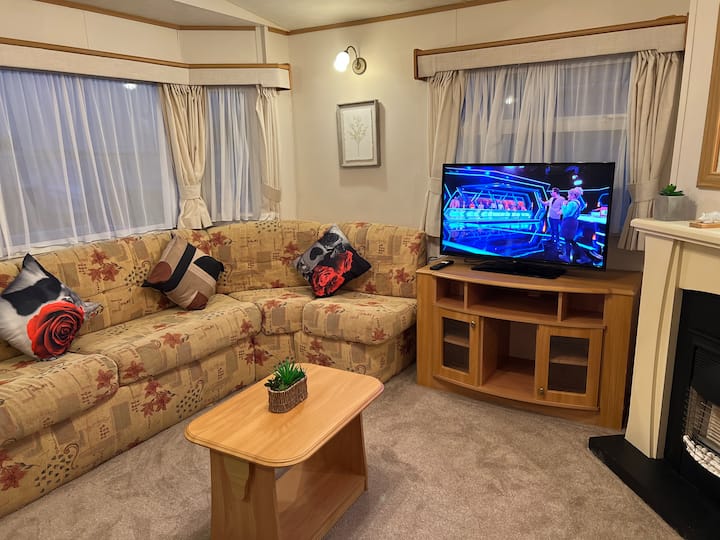 A&c Coastal Hideaway – With Outside Decking - West Mersea