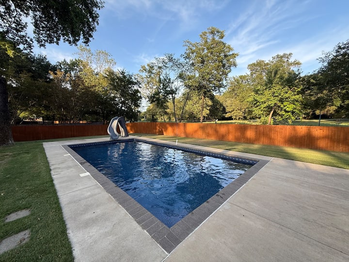 Tucker Creek Oasis W/pool, Arcade, & Fire Pit - Conway, AR