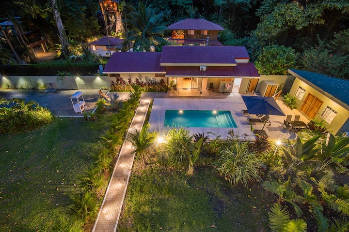 Luxury Jungle Retreat- Ac, Treehouse, Pool, Beach - Punta Uva