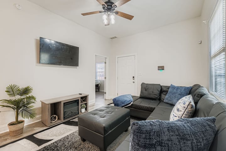 Downtown Atlanta Retreat | Stylish 3br - Atlanta, GA