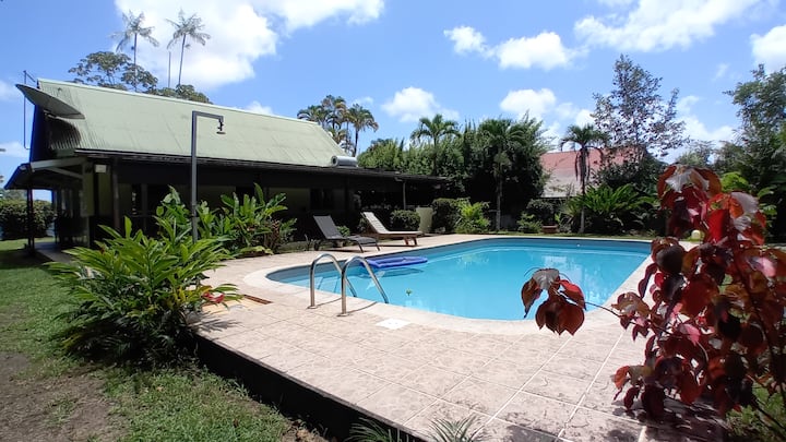 Villa Tranquille Au Lac Bleu Avec Piscine - Guyane française