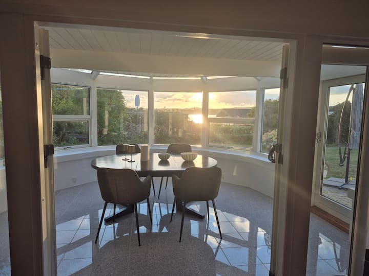 Skønt Lille Sommerhus Med Havudsigt - Tanska