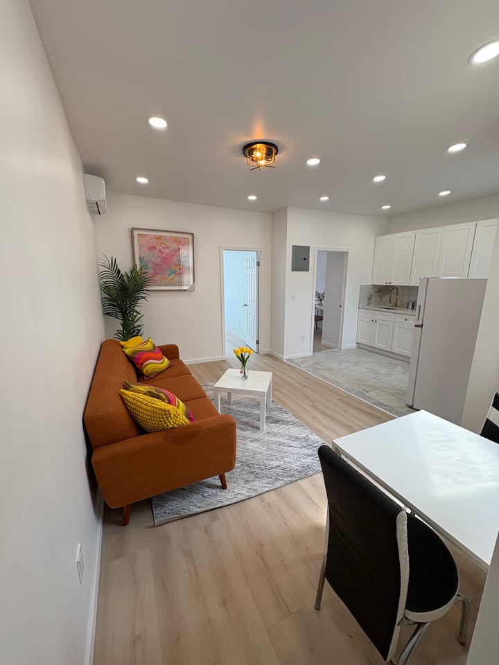 The Aqua Suite: Brooklyns Hidden Luxury Gem - Brooklyn, NY