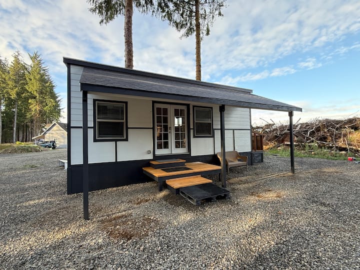 Cozy Cottage On The Prairie - Forks, WA