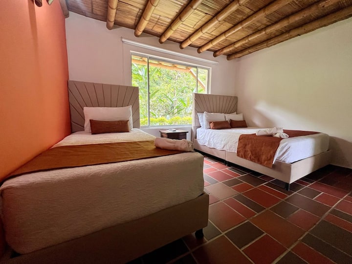 Habitacion Triple Hotel Campestre Las Heliconias - Miraflores