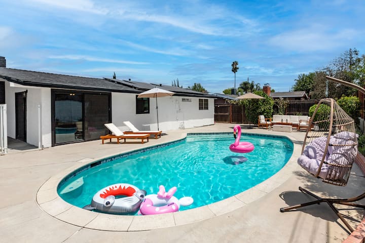 Modern 4br Family Pool Home/large Yard/games - Los Angeles, CA