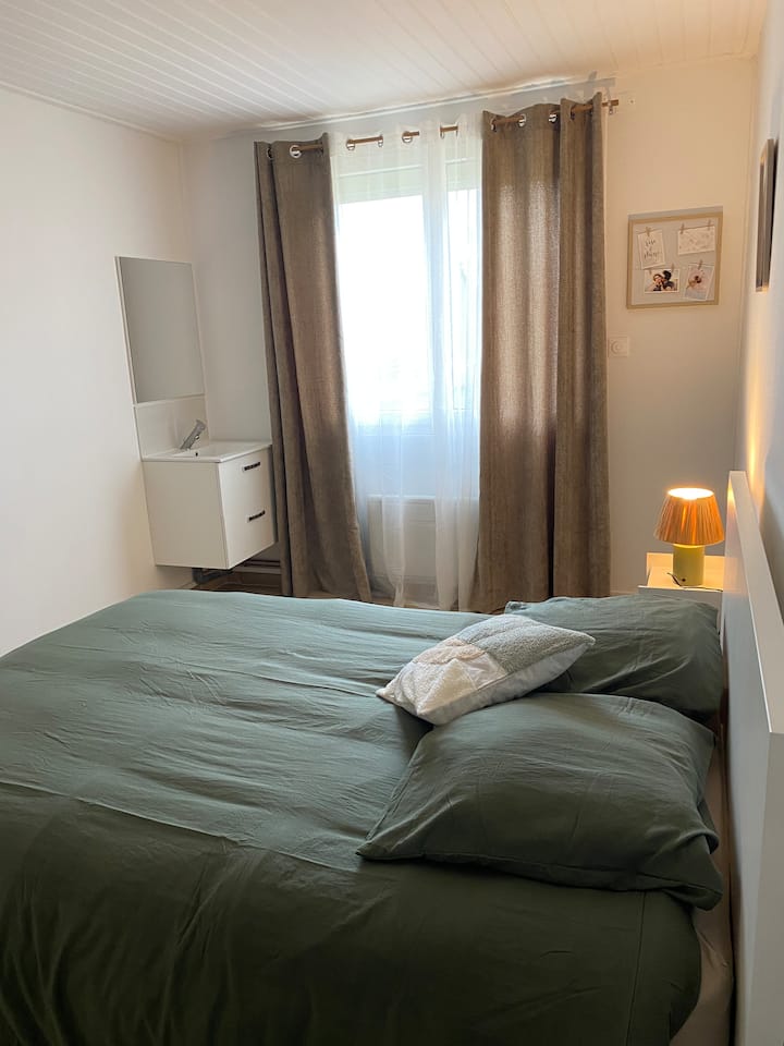 Chambre à 15 Minutes à Pied De L’aéroport A350 - Bouguenais