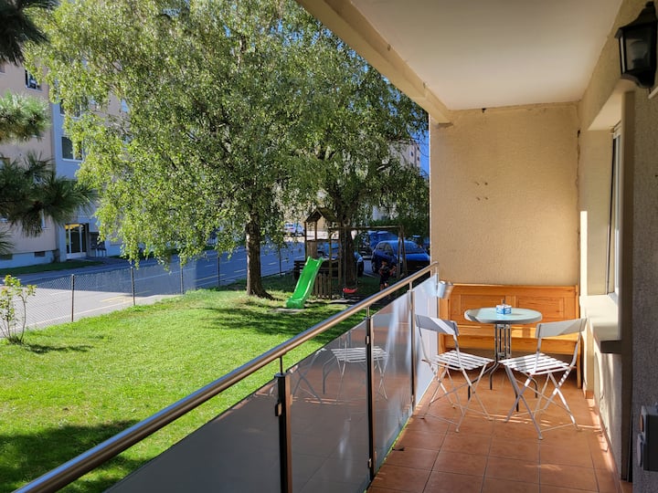 Charmant Appartement Avec 
Balcon Et Jardin. - Martigny