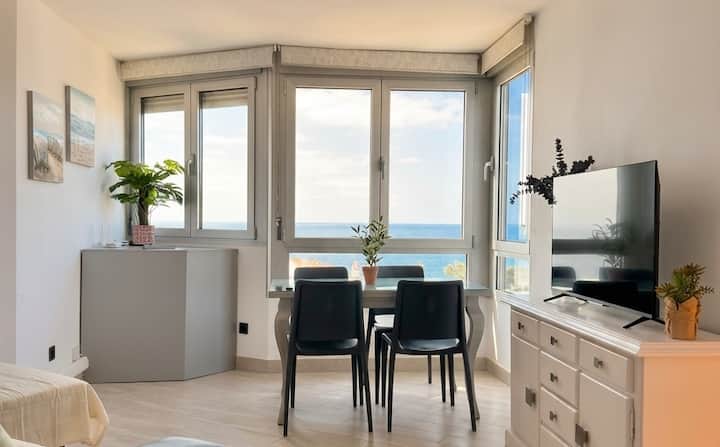 Seaside Retreat With Pool And Views, Marbella - Costa del Sol