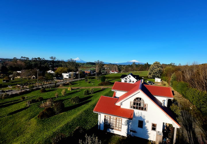 Beautiful House With View Of The Lake And Volcano - Puerto Varas