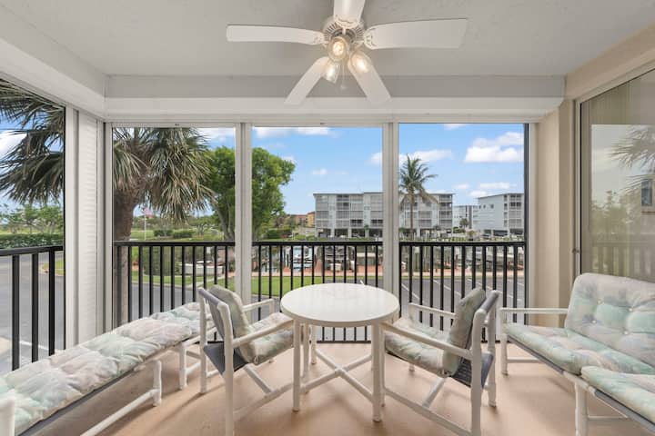 Fort Myers Beach Condo Pool, Hot Tub & Boat Dock - Fort Myers Beach, FL