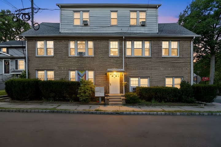 Spacious 2br Condo Near Nyc & Newark - Bloomfield, NJ