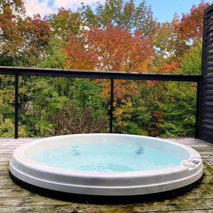 Cabin Sutton, Spa Privé, 400m De La Montagne - Sutton