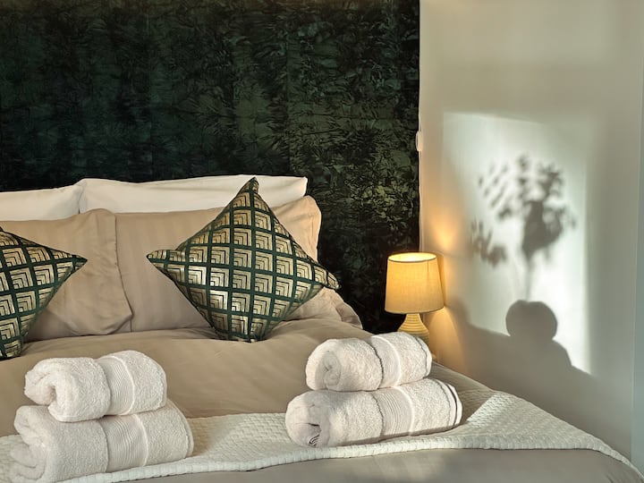 Spacious 3 Bedroom City Center Flat In Derby - Derby