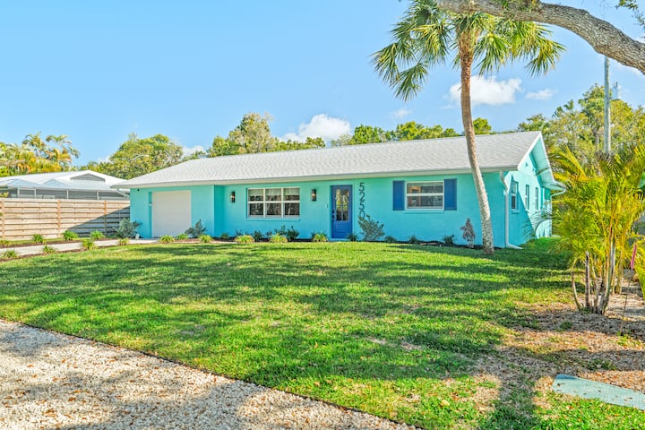 Charming 3 Bdr Home 0.7 Mi From #1 Beach In Us - Siesta Key, FL