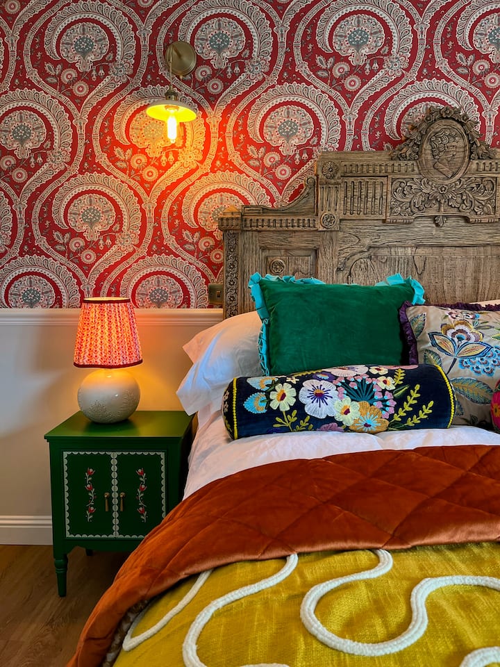 The White Rabbit Rooms - Room 4 - Broadford, UK