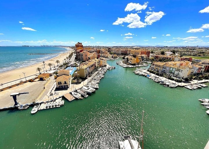 Atico Con Las Mejores Vistas Al Club Náutico Y Vlc - Moncada