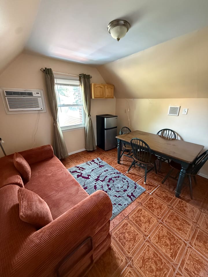 Cozy 1br Apartment - Rockaway Beach