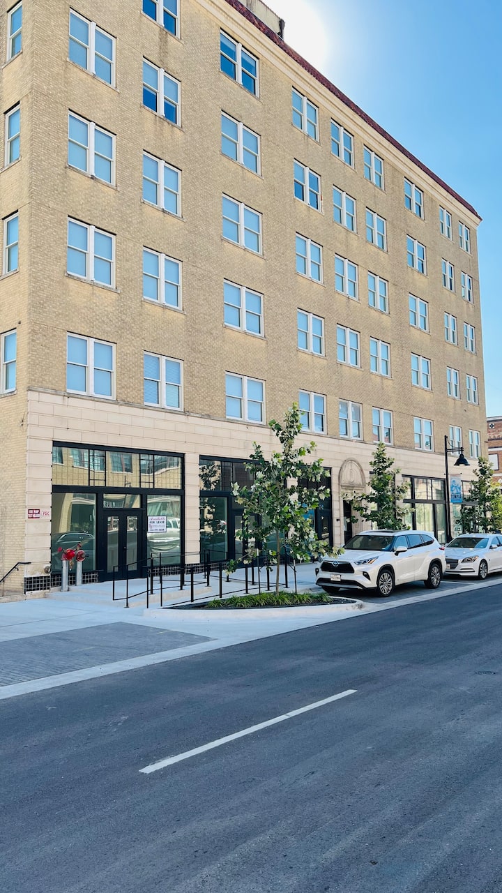 Downtown Historic 1 Bed 1 Bath Apartment Unit 302 - Temple, TX