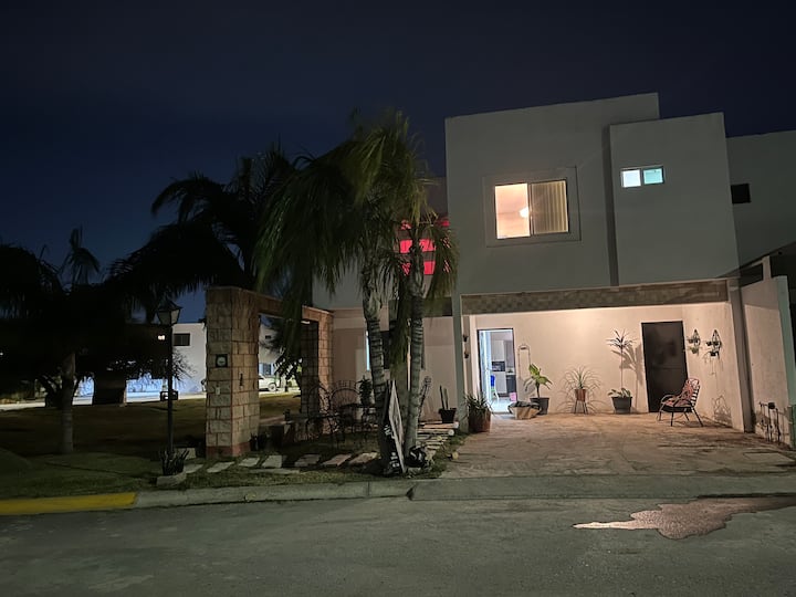 Apto Para Grupos De Trabajo, Familias Y Amigos - Torreón