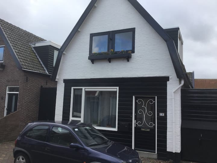 Uitgeest. De Verzetstraat 1940-1945 Nr 23. - Castricum