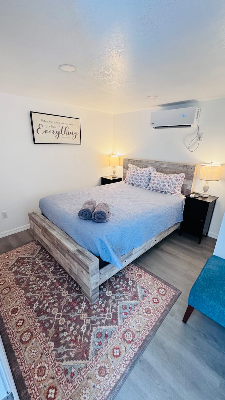 Private Studio Unit With Kitchen/bathroom - Pinellas Park