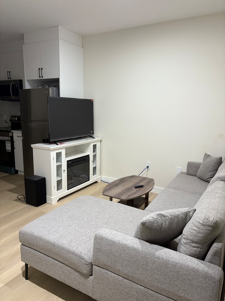 Private 2br Basement Suite W/ Kitchen +Living Room - Beaumont